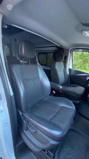 White Renault Trafic 2018 in Visaginas, with an engine capacity of 1.60 L and mileage of 294 thousand km for 14600 €, photo 21 on AUTOMOTO.COM.LV