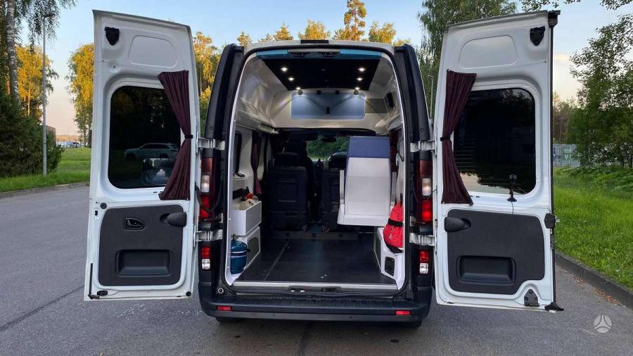 White Renault Trafic 2018 in Visaginas, with an engine capacity of 1.60 L and mileage of 294 thousand km for 14600 €, photo 23 on AUTOMOTO.COM.LV