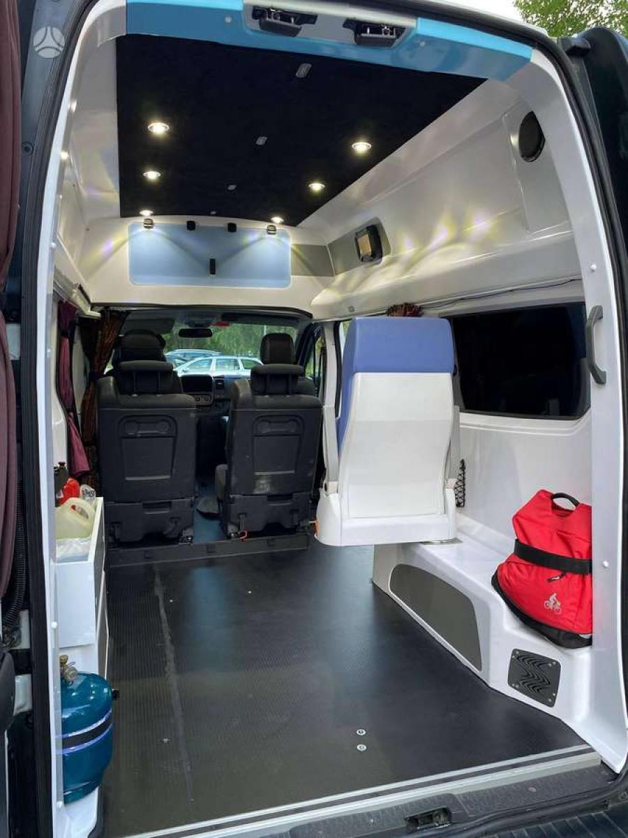 White Renault Trafic 2018 in Visaginas, with an engine capacity of 1.60 L and mileage of 294 thousand km for 14600 €, photo 25 on AUTOMOTO.COM.LV
