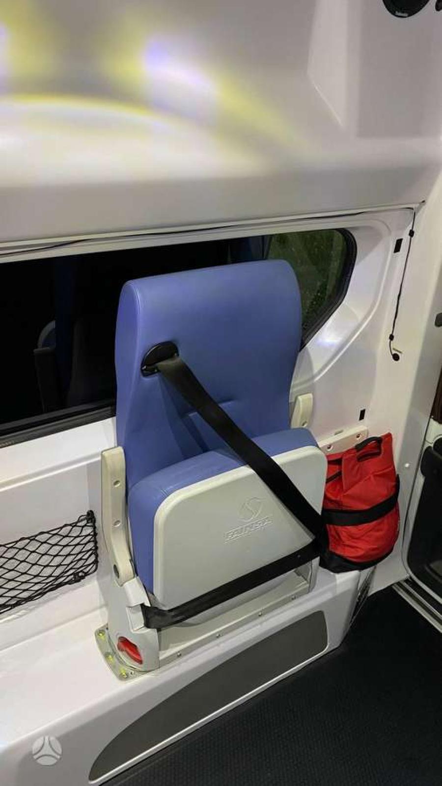 White Renault Trafic 2018 in Visaginas, with an engine capacity of 1.60 L and mileage of 294 thousand km for 14600 €, photo 27 on AUTOMOTO.COM.LV