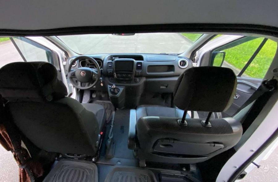 White Renault Trafic 2018 in Visaginas, with an engine capacity of 1.60 L and mileage of 294 thousand km for 14600 €, photo 33 on AUTOMOTO.COM.LV