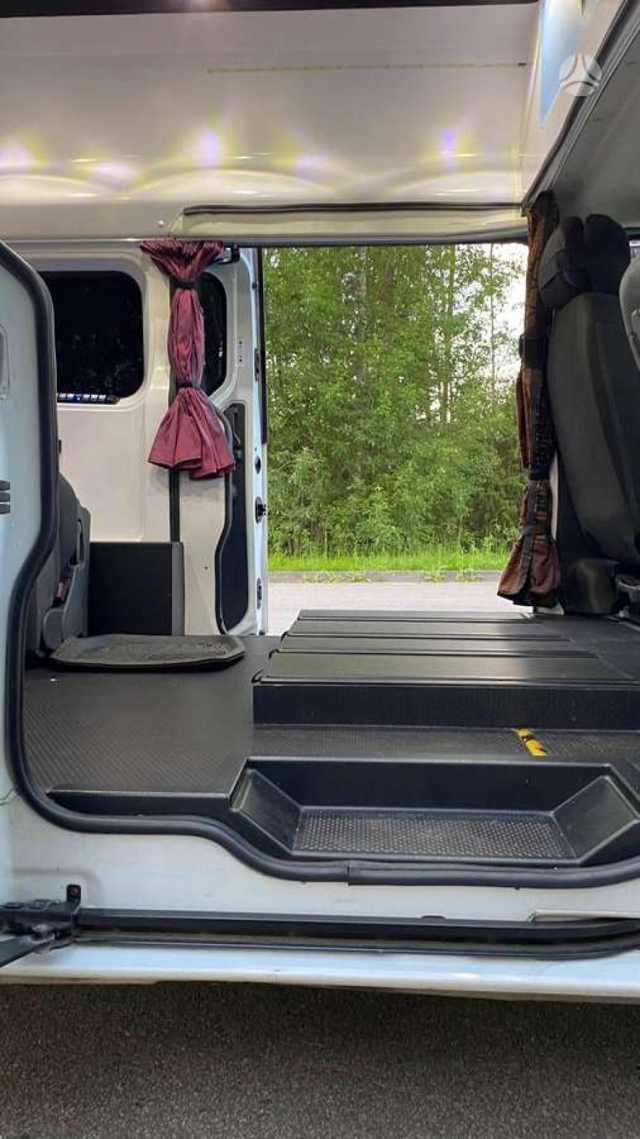 White Renault Trafic 2018 in Visaginas, with an engine capacity of 1.60 L and mileage of 294 thousand km for 14600 €, photo 36 on AUTOMOTO.COM.LV