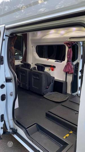 White Renault Trafic 2018 in Visaginas, with an engine capacity of 1.60 L and mileage of 294 thousand km for 14600 €, photo 37 on AUTOMOTO.COM.LV
