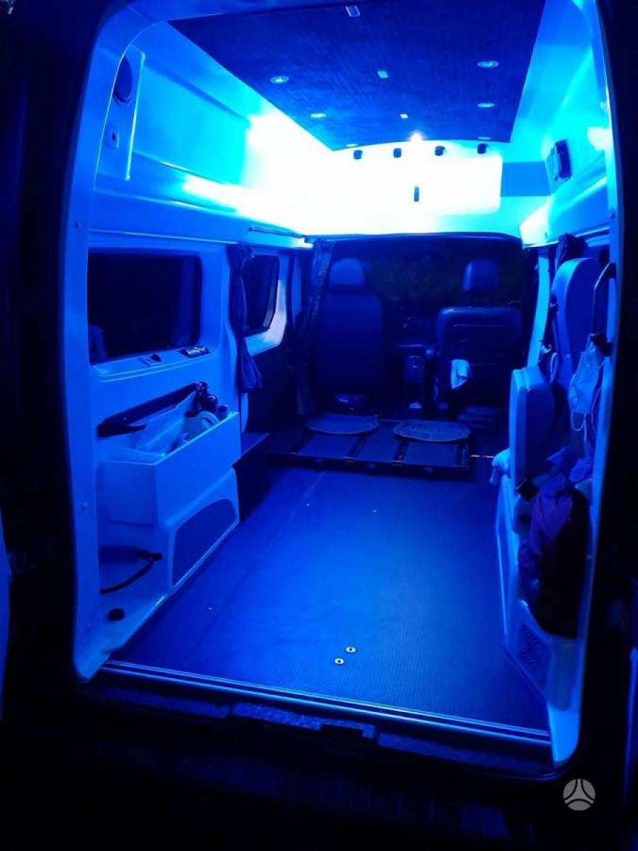 White Renault Trafic 2018 in Visaginas, with an engine capacity of 1.60 L and mileage of 294 thousand km for 14600 €, photo 38 on AUTOMOTO.COM.LV