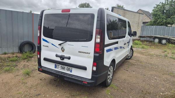 Balts Renault Trafic 2018 Tauragė, ar dzinēja tilpumu 1.60 L un nobraukumu 271 tūkst. km par 6700 €, foto 3 vietnē AUTOMOTO.COM.LV