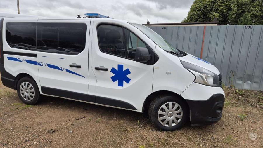 White Renault Trafic 2018 in Taurage, with an engine capacity of 1.60 L and mileage of 271 thousand km for 6700 €, photo 7 on AUTOMOTO.COM.LV