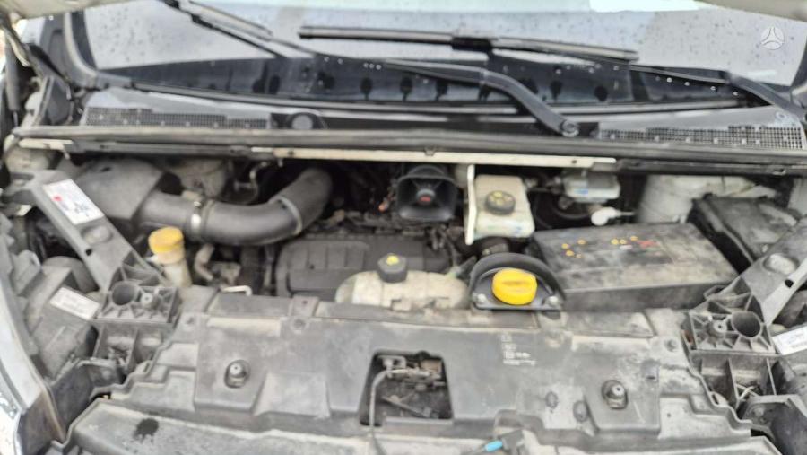 White Renault Trafic 2018 in Taurage, with an engine capacity of 1.60 L and mileage of 271 thousand km for 6700 €, photo 17 on AUTOMOTO.COM.LV