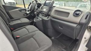 White Renault Trafic 2018 in Taurage, with an engine capacity of 1.60 L and mileage of 271 thousand km for 6700 €, photo 24 on AUTOMOTO.COM.LV