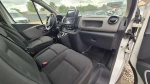White Renault Trafic 2018 in Taurage, with an engine capacity of 1.60 L and mileage of 271 thousand km for 6700 €, photo 26 on AUTOMOTO.COM.LV