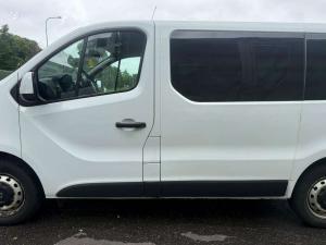 White Renault Trafic 2018 in Vilnius, with an engine capacity of 1.60 L and mileage of 317 thousand km for 9300 €, photo 3 on AUTOMOTO.COM.LV