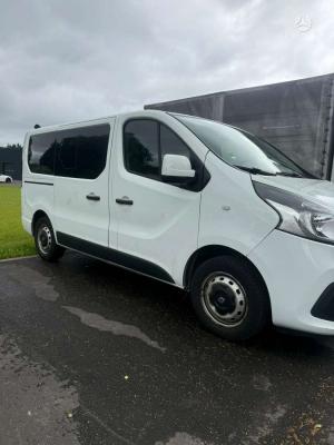 White Renault Trafic 2018 in Vilnius, with an engine capacity of 1.60 L and mileage of 317 thousand km for 9300 €, photo 7 on AUTOMOTO.COM.LV