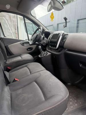 White Renault Trafic 2018 in Vilnius, with an engine capacity of 1.60 L and mileage of 317 thousand km for 9300 €, photo 8 on AUTOMOTO.COM.LV
