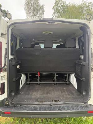 White Renault Trafic 2018 in Vilnius, with an engine capacity of 1.60 L and mileage of 317 thousand km for 9300 €, photo 11 on AUTOMOTO.COM.LV