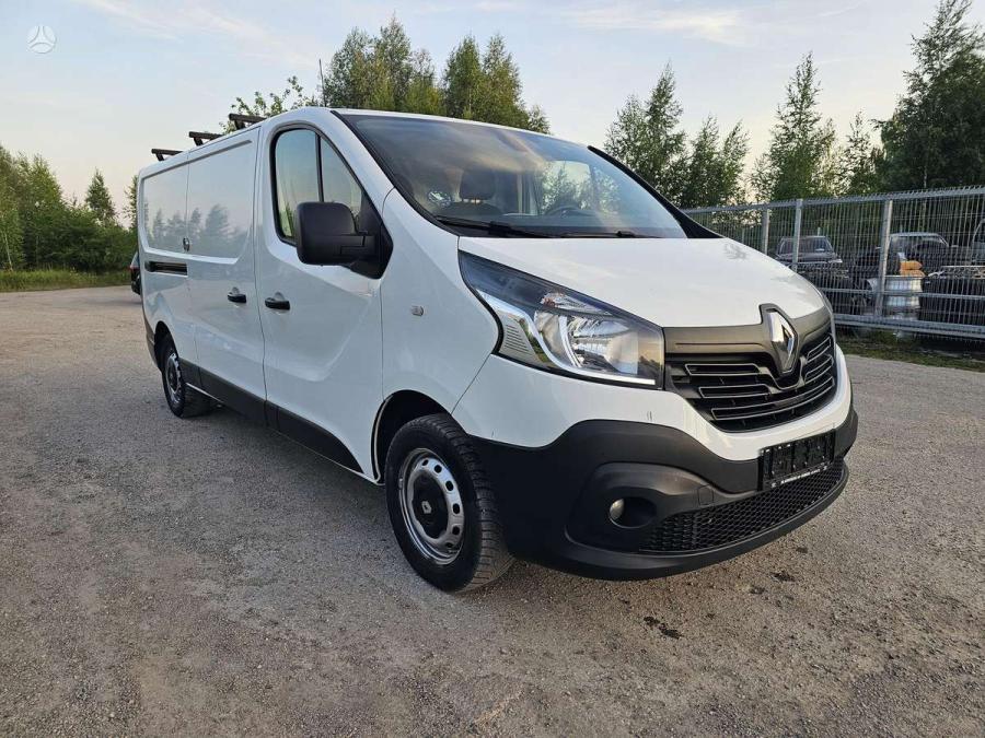 White Renault Trafic 2018 in Pakruojis, with an engine capacity of 1.60 L and mileage of 167 thousand km for 7900 €, photo 3 on AUTOMOTO.COM.LV