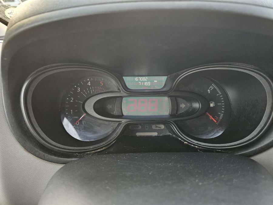 White Renault Trafic 2018 in Pakruojis, with an engine capacity of 1.60 L and mileage of 167 thousand km for 7900 €, photo 9 on AUTOMOTO.COM.LV