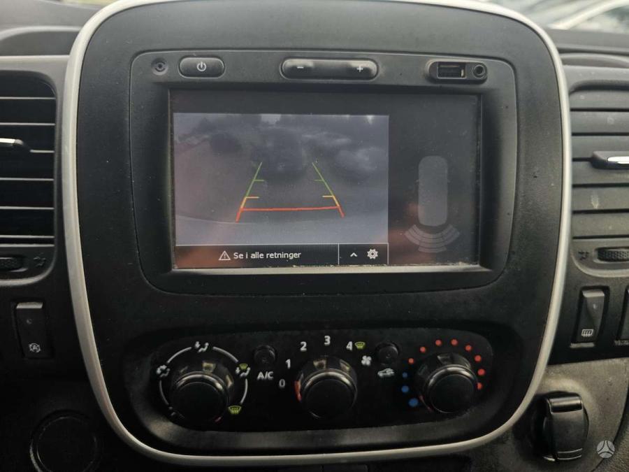 White Renault Trafic 2018 in Pakruojis, with an engine capacity of 1.60 L and mileage of 167 thousand km for 7900 €, photo 12 on AUTOMOTO.COM.LV