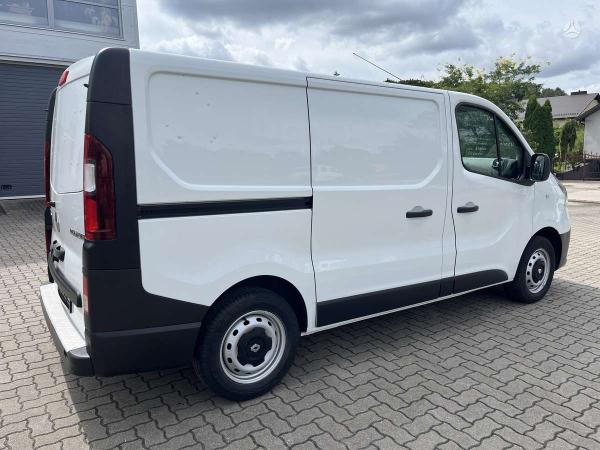 White Renault Trafic 2018 in Alytus, with an engine capacity of 1.60 L and mileage of 96 thousand km for 9559 €, photo 4 on AUTOMOTO.COM.LV