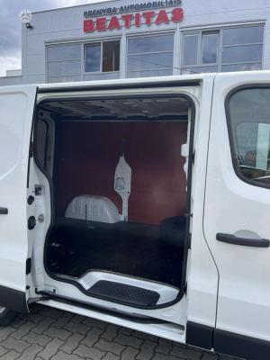 White Renault Trafic 2018 in Alytus, with an engine capacity of 1.60 L and mileage of 96 thousand km for 9559 €, photo 17 on AUTOMOTO.COM.LV