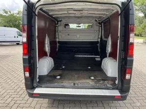 White Renault Trafic 2018 in Alytus, with an engine capacity of 1.60 L and mileage of 96 thousand km for 9559 €, photo 19 on AUTOMOTO.COM.LV