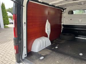 White Renault Trafic 2018 in Alytus, with an engine capacity of 1.60 L and mileage of 96 thousand km for 9559 €, photo 20 on AUTOMOTO.COM.LV