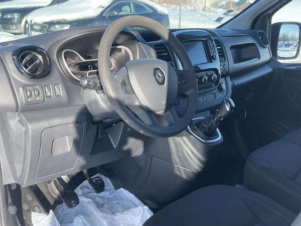 White Renault Trafic 2019 in Taurage, with an engine capacity of 2.00 L and mileage of 260 thousand km for 8228 €, photo 10 on AUTOMOTO.COM.LV