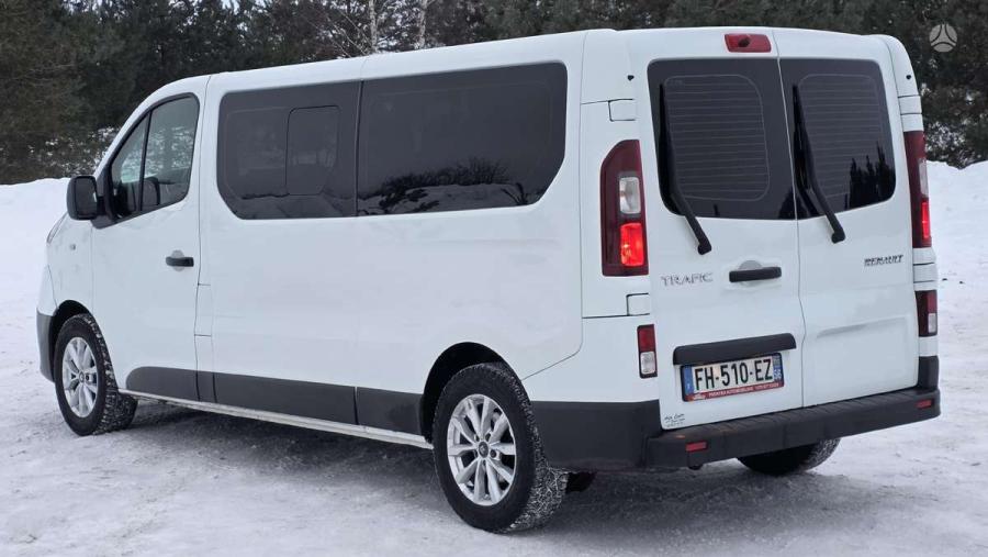 White Renault Trafic 2019 in Klaipeda, with an engine capacity of 2.00 L and mileage of 285 thousand km for 15690 €, photo 10 on AUTOMOTO.COM.LV