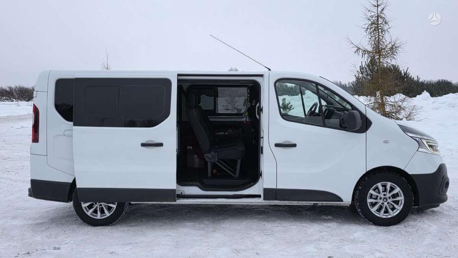 White Renault Trafic 2019 in Klaipeda, with an engine capacity of 2.00 L and mileage of 285 thousand km for 15690 €, photo 14 on AUTOMOTO.COM.LV