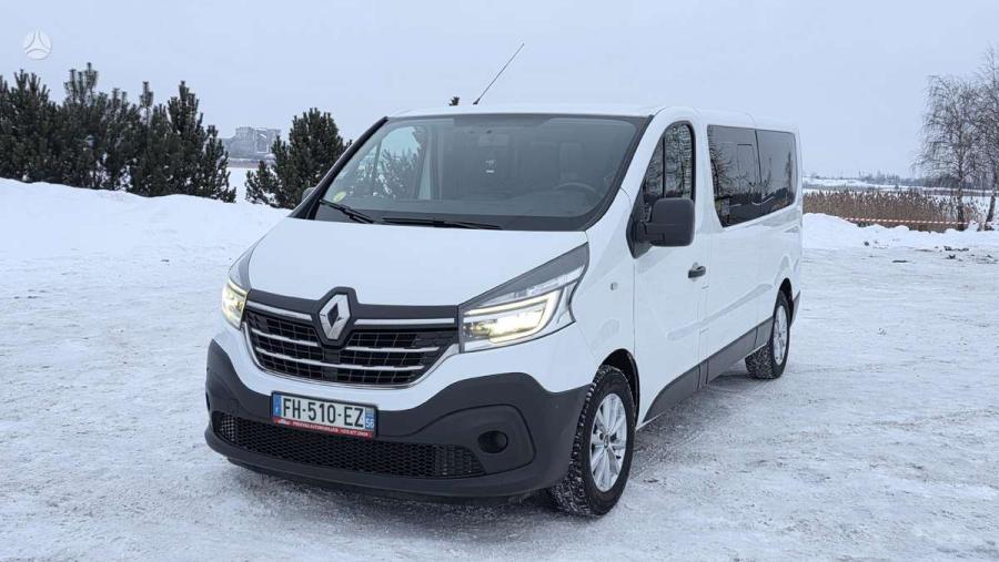 White Renault Trafic 2019 in Klaipeda, with an engine capacity of 2.00 L and mileage of 285 thousand km for 15690 €, photo 15 on AUTOMOTO.COM.LV