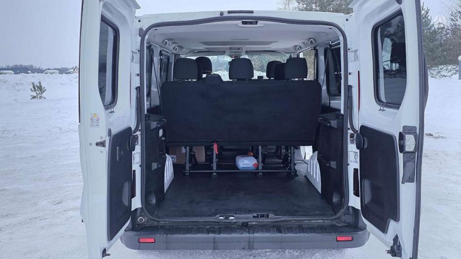 White Renault Trafic 2019 in Klaipeda, with an engine capacity of 2.00 L and mileage of 285 thousand km for 15690 €, photo 22 on AUTOMOTO.COM.LV