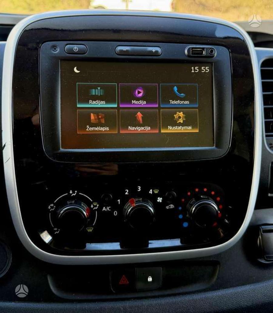 White Renault Trafic 2019 in Siauliai, with an engine capacity of 1.60 L and mileage of 357 thousand km for 7500 €, photo 21 on AUTOMOTO.COM.LV