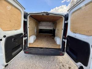 White Renault Trafic 2019 in Siauliai, with an engine capacity of 1.60 L and mileage of 357 thousand km for 7500 €, photo 24 on AUTOMOTO.COM.LV