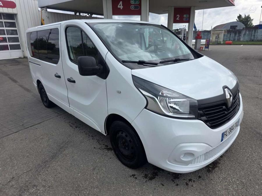 White Renault Trafic 2019 in Taurage, with an engine capacity of 1.60 L and mileage of 215 thousand km for 8000 €, photo 6 on AUTOMOTO.COM.LV