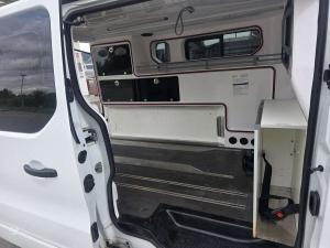 White Renault Trafic 2019 in Taurage, with an engine capacity of 1.60 L and mileage of 215 thousand km for 8000 €, photo 8 on AUTOMOTO.COM.LV