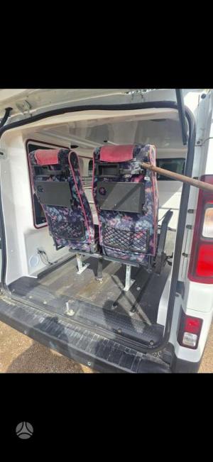 White Renault Trafic 2019 in Taurage, with an engine capacity of 1.60 L and mileage of 215 thousand km for 8000 €, photo 13 on AUTOMOTO.COM.LV