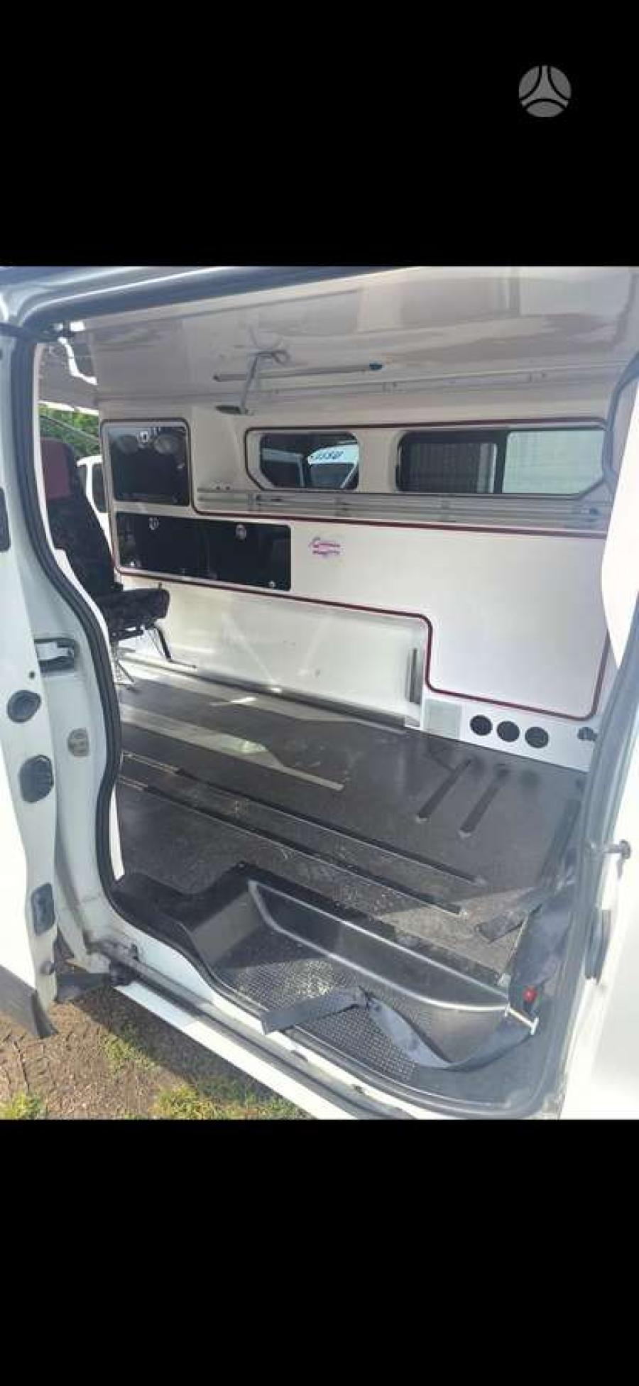 White Renault Trafic 2019 in Taurage, with an engine capacity of 1.60 L and mileage of 215 thousand km for 8000 €, photo 15 on AUTOMOTO.COM.LV