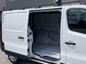 White Renault Trafic 2019 in Taurage, with an engine capacity of 1.60 L and mileage of 248 thousand km for 7999 €, photo 10 on AUTOMOTO.COM.LV
