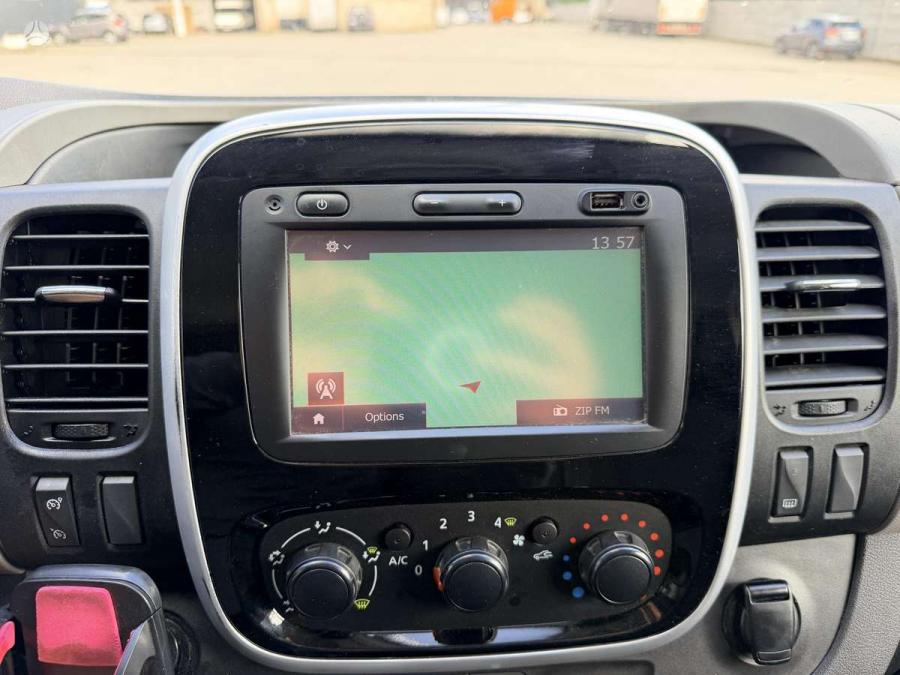 White Renault Trafic 2019 in Taurage, with an engine capacity of 1.60 L and mileage of 248 thousand km for 7999 €, photo 21 on AUTOMOTO.COM.LV