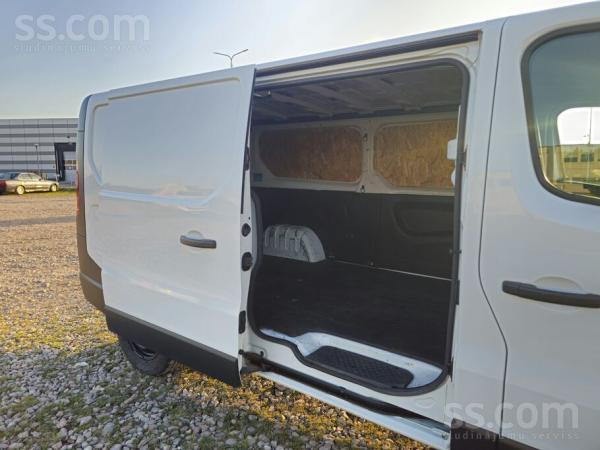 Renault Trafic 2019 in Liepaja on AUTOMOTO.COM.LV White Renault Trafic 2019 in Liepaja, with an engine capacity of 1.60 L and mileage of 216 thousand km for 8950 €, photo 5 on AUTOMOTO.COM.LV