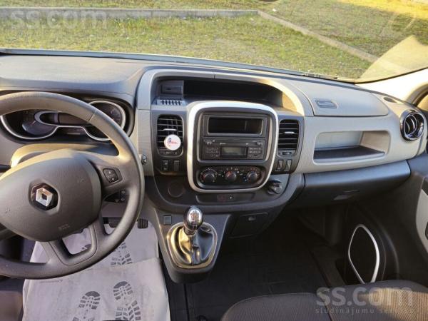 Renault Trafic 2019 in Liepaja on AUTOMOTO.COM.LV White Renault Trafic 2019 in Liepaja, with an engine capacity of 1.60 L and mileage of 216 thousand km for 8950 €, photo 9 on AUTOMOTO.COM.LV