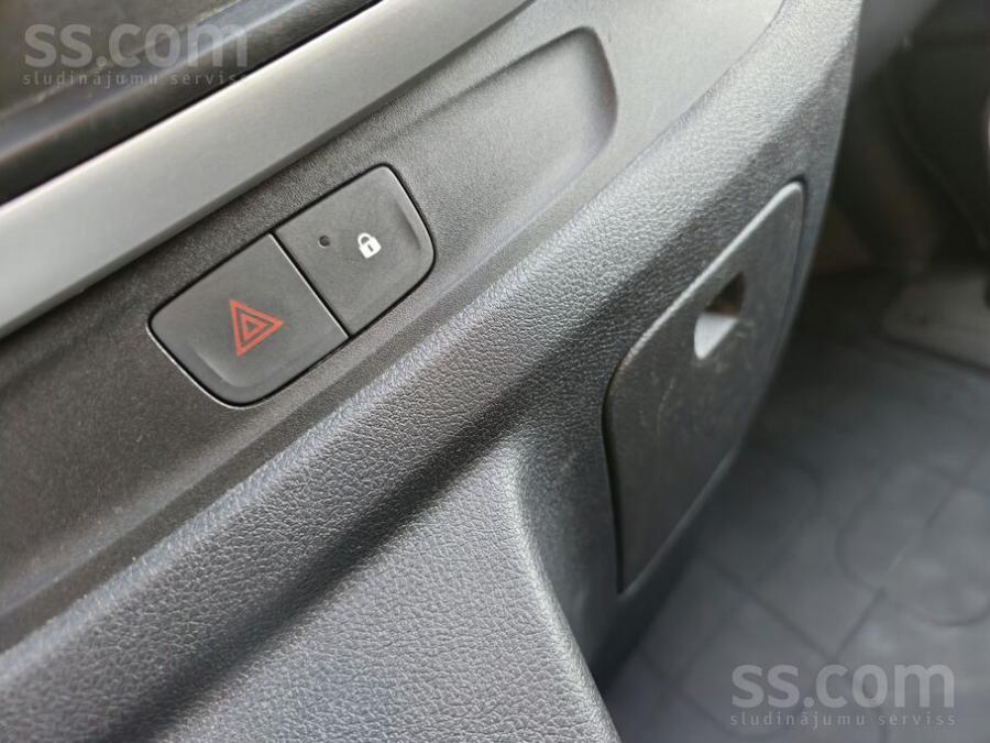 Balts Renault Trafic 2019 Liepāja, ar dzinēja tilpumu 1.60 L un nobraukumu 216 tūkst. km par 8950 €, foto 16 vietnē AUTOMOTO.COM.LV