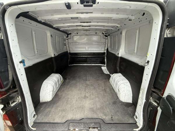 White Renault Trafic 2020 in Kaunas, with an engine capacity of 2.00 L and mileage of 274 thousand km for 9490 €, photo 11 on AUTOMOTO.COM.LV
