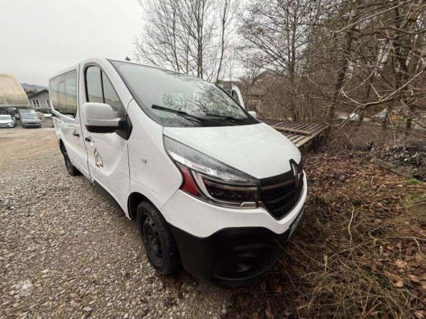 White Renault Trafic 2020 in Marijampole, with an engine capacity of 2.00 L and mileage of 230 thousand km for 9500 €, photo 1 on AUTOMOTO.COM.LV