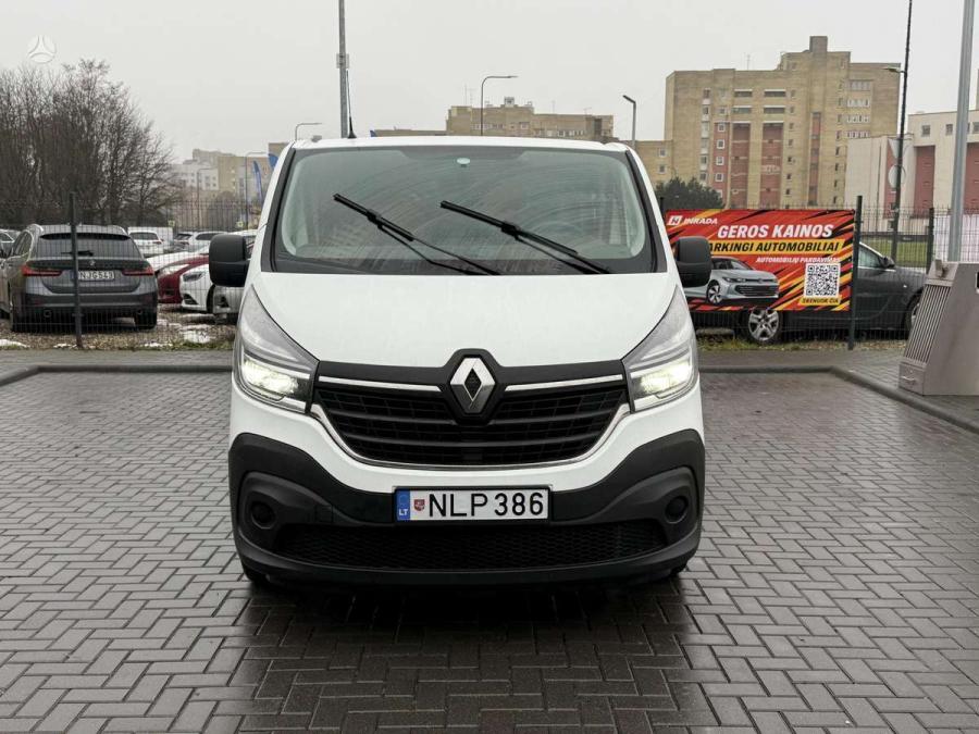 White Renault Trafic 2020 in Kaunas, with an engine capacity of 2.00 L and mileage of 117 thousand km for 16500 €, photo 2 on AUTOMOTO.COM.LV