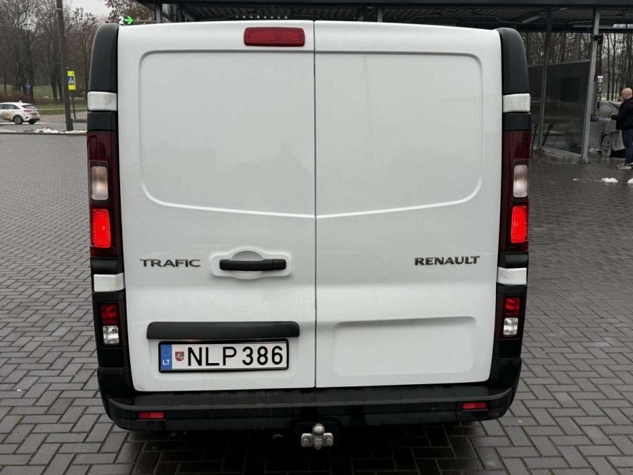 White Renault Trafic 2020 in Kaunas, with an engine capacity of 2.00 L and mileage of 117 thousand km for 16500 €, photo 5 on AUTOMOTO.COM.LV