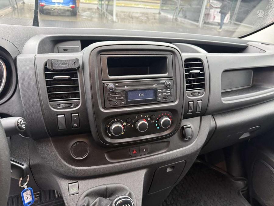 White Renault Trafic 2020 in Kaunas, with an engine capacity of 2.00 L and mileage of 117 thousand km for 16500 €, photo 11 on AUTOMOTO.COM.LV