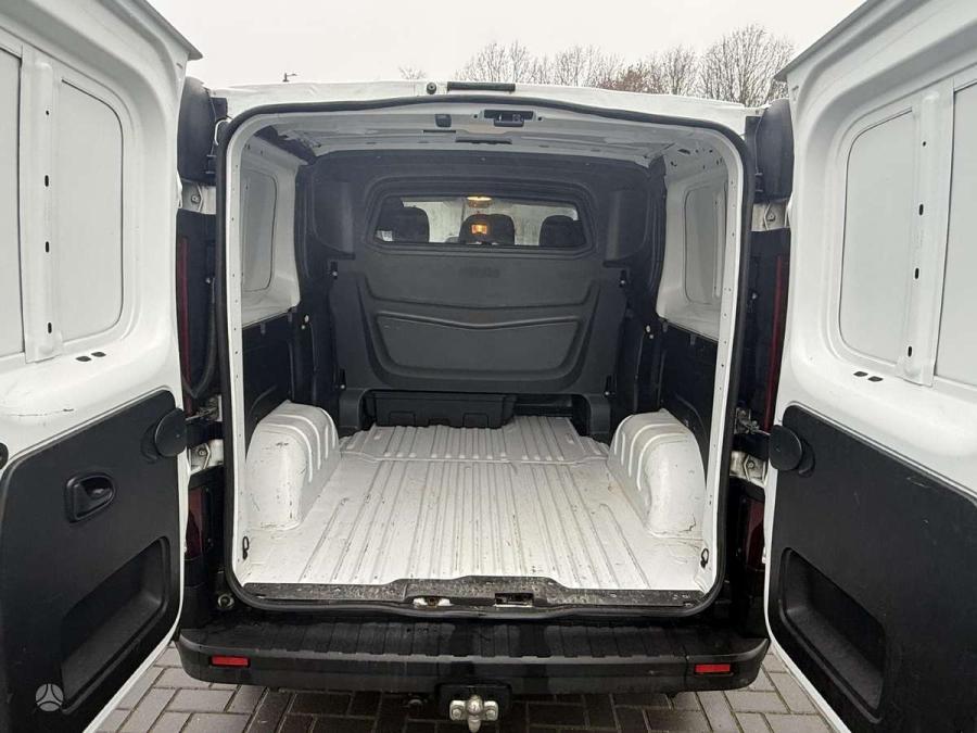 White Renault Trafic 2020 in Kaunas, with an engine capacity of 2.00 L and mileage of 117 thousand km for 16500 €, photo 15 on AUTOMOTO.COM.LV
