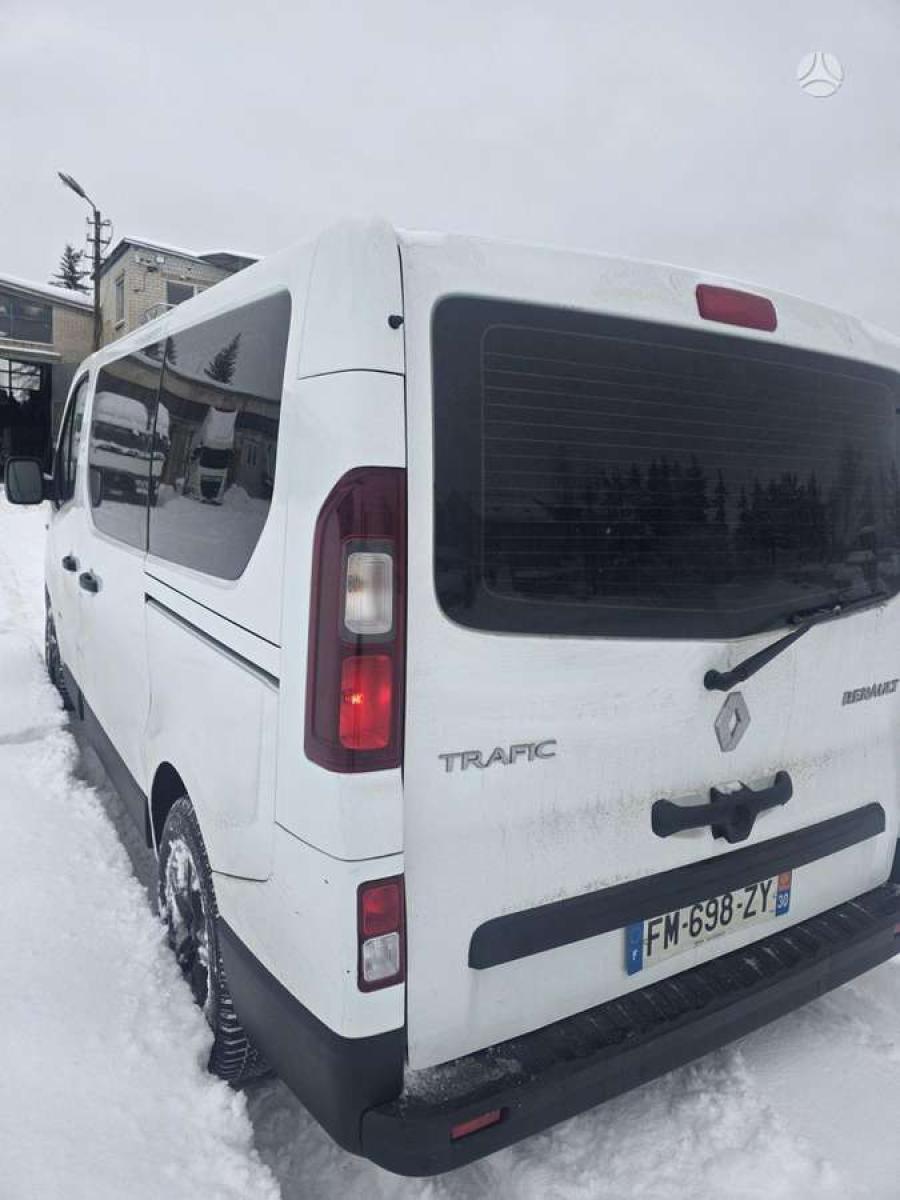 White Renault Trafic 2020 in Utena, with an engine capacity of 1.60 L and mileage of 360 thousand km for 8900 €, photo 3 on AUTOMOTO.COM.LV