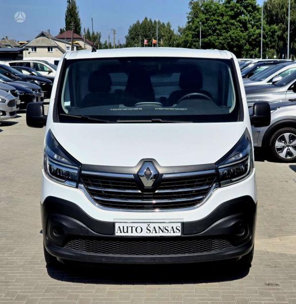 White Renault Trafic 2020 in Taurage, with an engine capacity of 2.00 L and mileage of 262 thousand km for 9438 €, photo 4 on AUTOMOTO.COM.LV