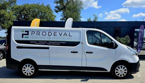 White Renault Trafic 2020 in Taurage, with an engine capacity of 2.00 L and mileage of 262 thousand km for 9438 €, photo 6 on AUTOMOTO.COM.LV