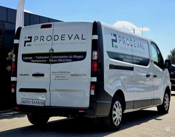 White Renault Trafic 2020 in Taurage, with an engine capacity of 2.00 L and mileage of 262 thousand km for 9438 €, photo 8 on AUTOMOTO.COM.LV